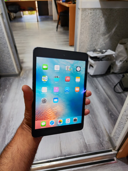 Планшет ipad сотилади