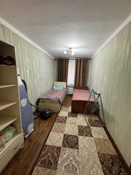 продается 3/4/5
на ул. Новомосковская 
Ор-р: 15-городская больница