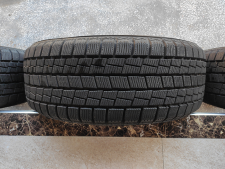 Балон 215/55/R17 94Т . Зимние шина . Идеально.