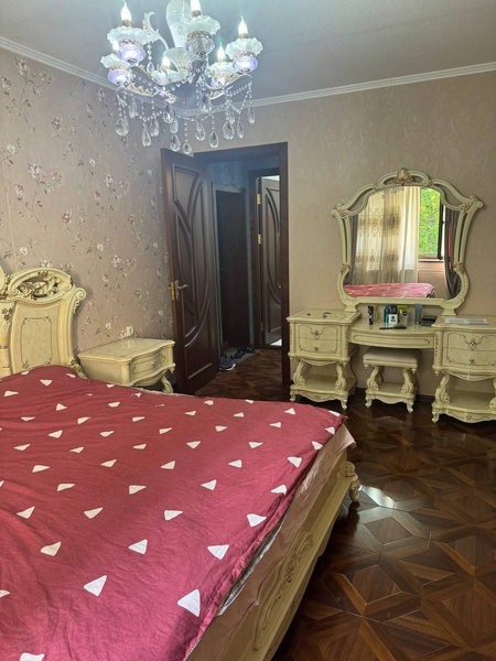 Срочно прадайутса квартера Максим гурки