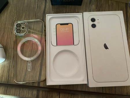 iPhone 11  tozaaa