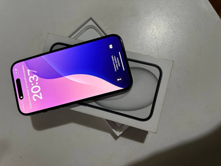 Продам Iphone 15 Black
