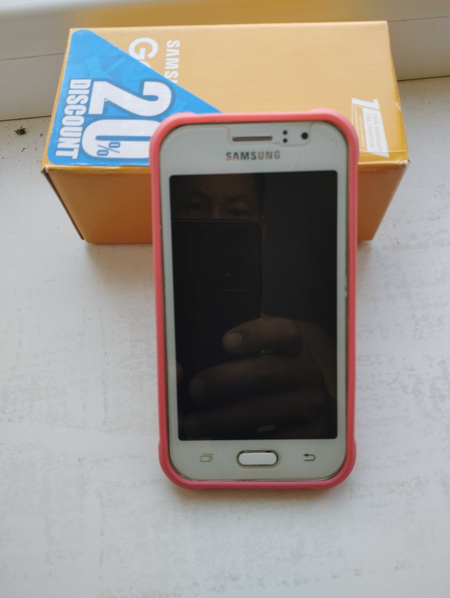Samsung J1 ace телефон