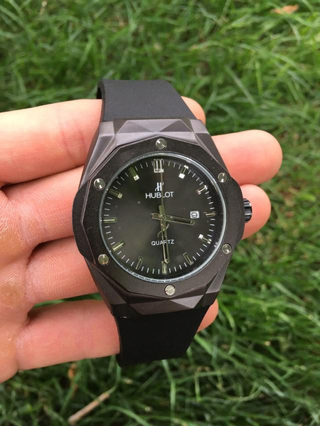 Hublot Geneve soat watch chasi sotiladi
