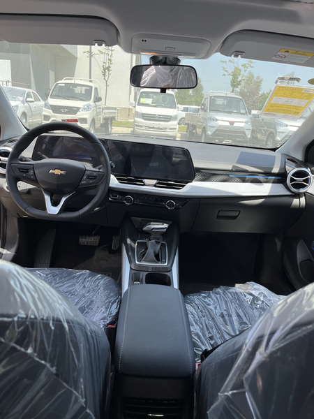 Chevrolet Monza 1.5 л черный