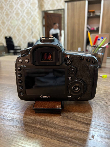 Canon mark iii body 50mm obyektivi bilan