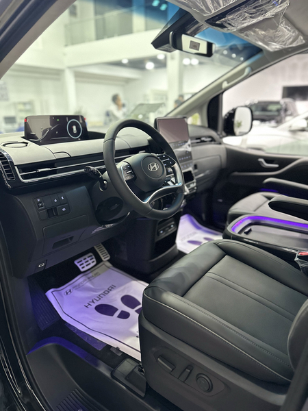 Hyundai Staria Luxe