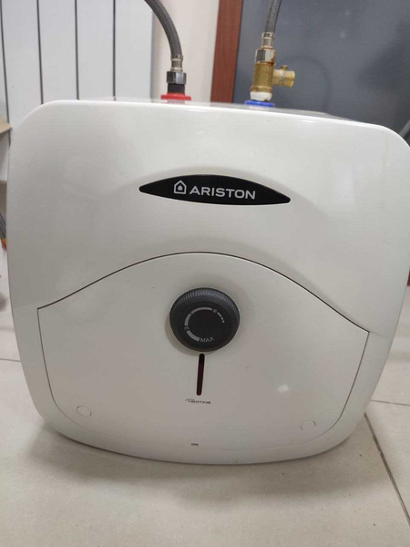 Электрический водонагреватель Ariston ANDRIS R 30