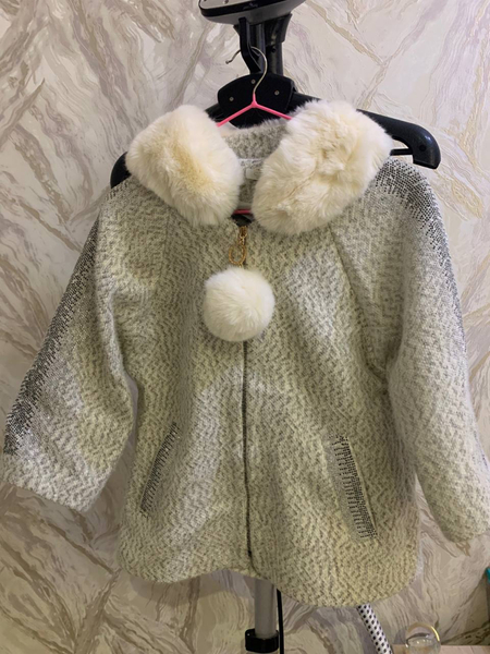 Bejiviy seriy aralash poncho