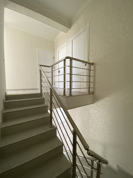 Nazarbek Itifoqda 2.2 sotx 7 xona