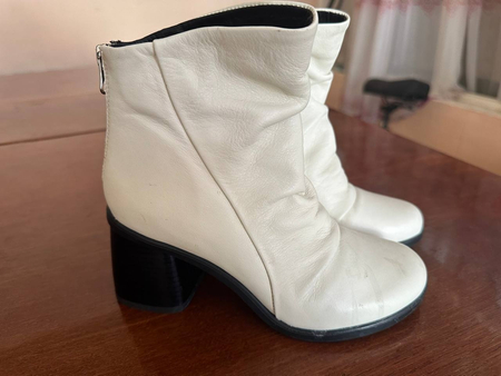 Продаётся женская Итальянская кожаная обувь Bata