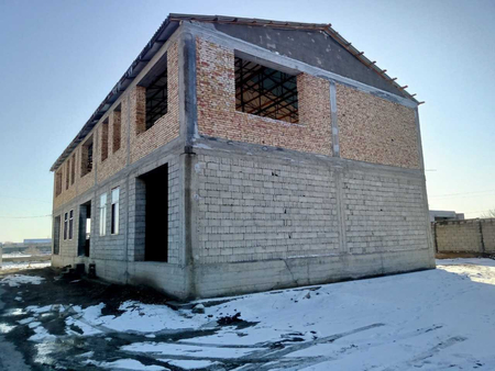 Shofirkon tumanida noturar bino sotiladi