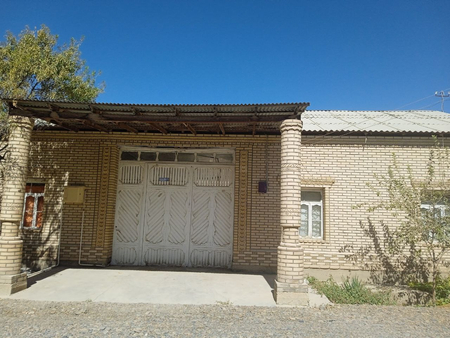 Yangi bozor orqa tomonidan uy sotiladiil