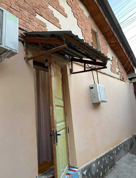 Срочно продаеться маленький домик без участка шикарная локацыя