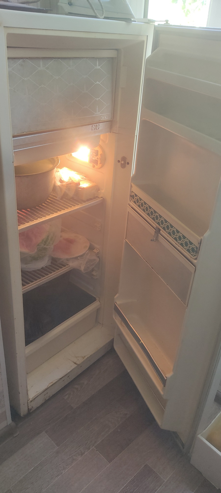 Продам советский холодильник 