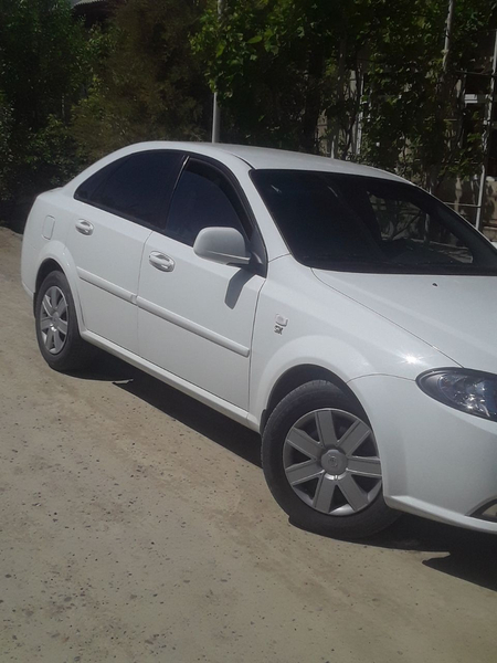Lacetti sotiladi