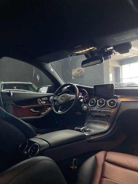 Mercedes Benz GLC300