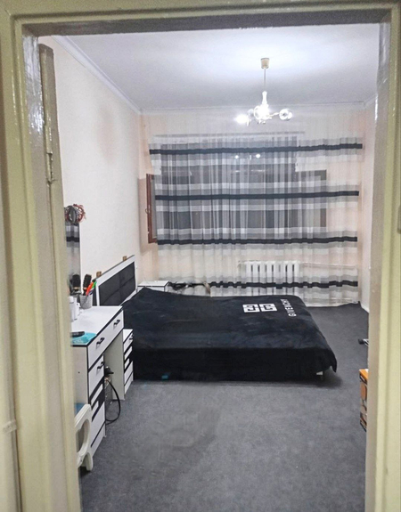 Срочно продаётся квартира дома рабаде трёхкомнатная