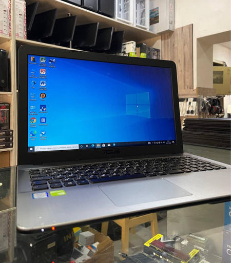Asus  i5-7200U  Ram 4 Gb  SSD 512 Gb  Zaradka 2 so