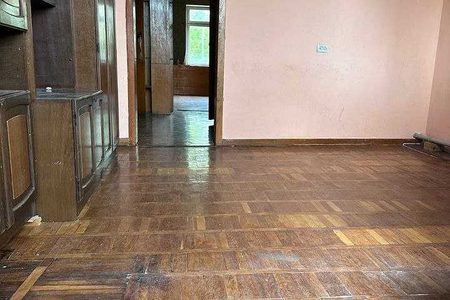谷 121404 谷 Сharx Kamolon-1 mahallasi kvartira sotiladi 2/4/5 70 м²