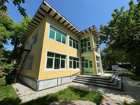 Продаётся офис 750м2 11 квартал  / напротив Корзинка