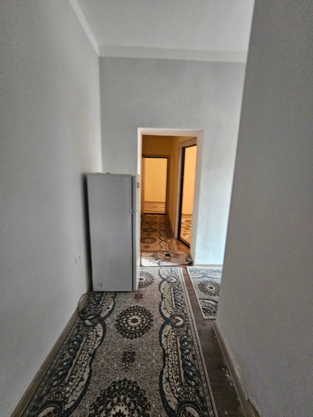 2 xonali 50m² 2-qavat uy sotiladi.