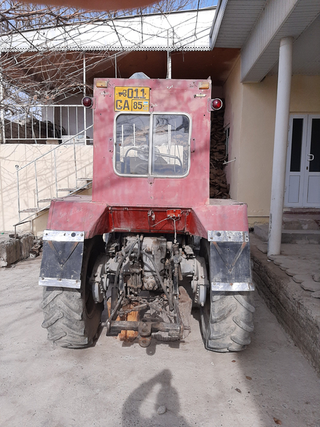 T 25 traktor sotiladi