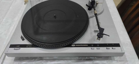 проигрыватель виниловых пластинок radiotehnika