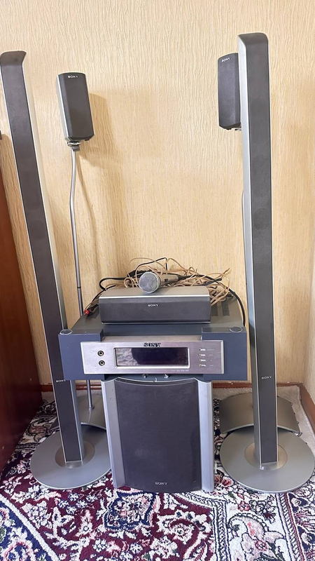 Sony 5/1 yaxshi saqlangan ishlashi zor