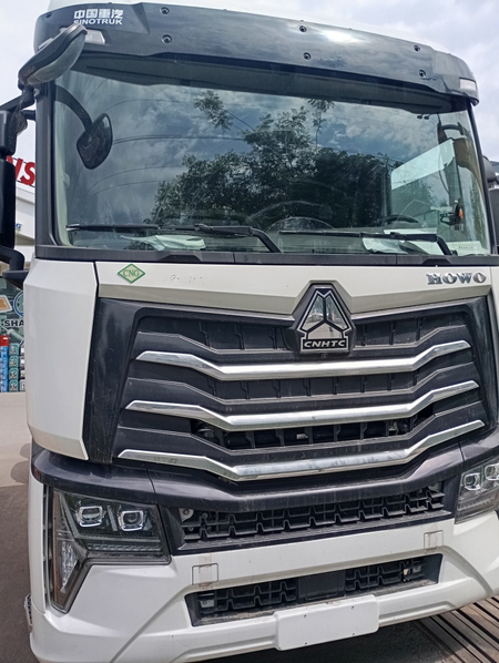 Газовой тягач хово макс 460