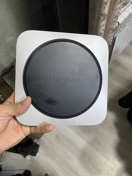 Mac mini deyarli yangi
