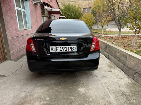 Chevrolet gentra qora