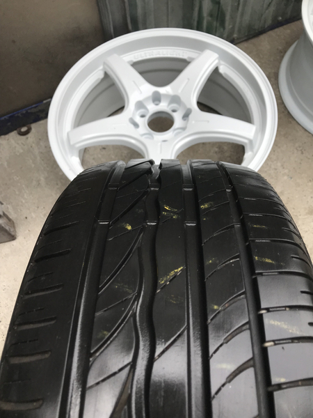 Bridgestone 215/45/16
