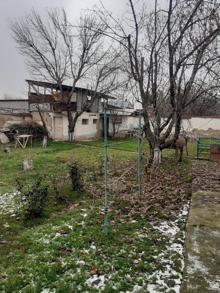 Продаётся домик на земельном участке 6 соток. 20*30, в Кибрае.