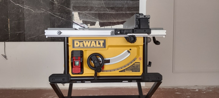Настольная пила DEWALT