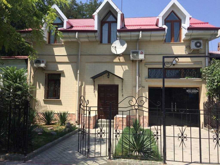 Аренда на гостиницей Россия, с басейном,можно под офис ( н4 )