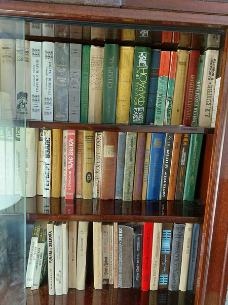 Книги по 10 тыс сум