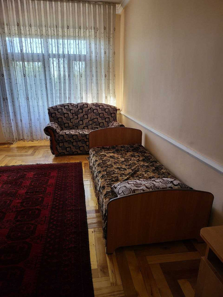 Парк Бабура 5 комн улица Ракат рядом рынок аския