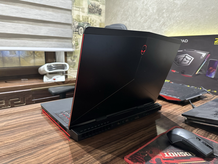 * DELL Alienware 17 R4 core i9 мощный игровой ноутбук из США