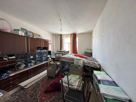 Центрда! 4 кабатта,  2 болмели, 67 м/кв жай сатылады.
