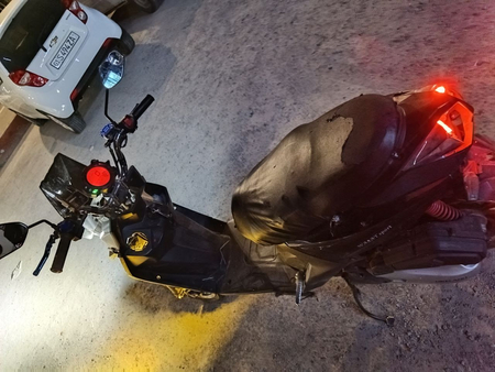 Skuter. Moto .Moped