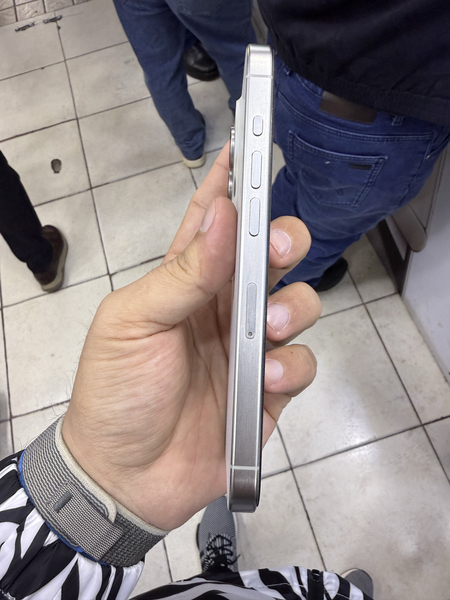 Iphone 15pro 128 GB  karobka bor yomkst 88%