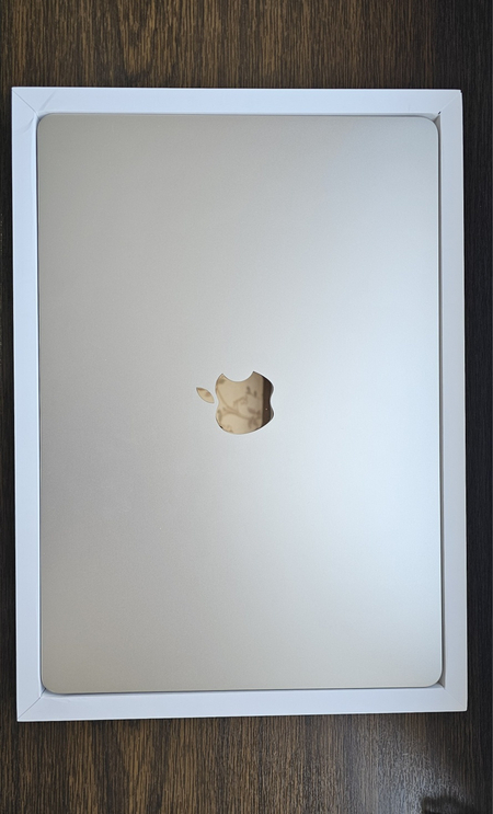 MacBook Air 15.3 M2 4 cycle
