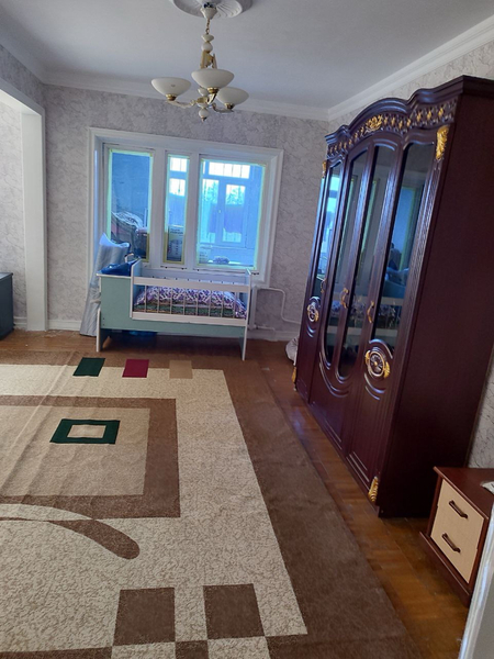 Сдам квартиру сергели 4 4/5/5 400& всё необходимое есть