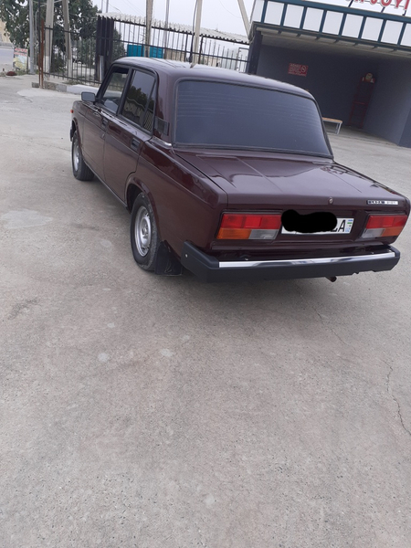 Vaz 2107  sotiladi