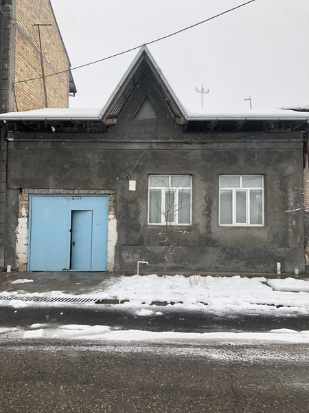Uy sotiladi Zangiota ziyorotgohida hamma sharoit bor