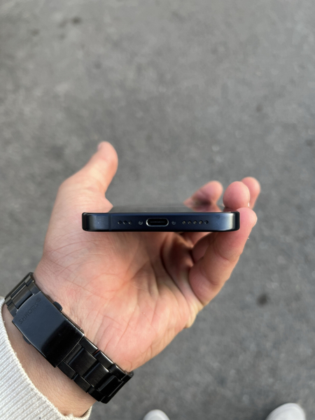 Iphone 15 pro dark blue