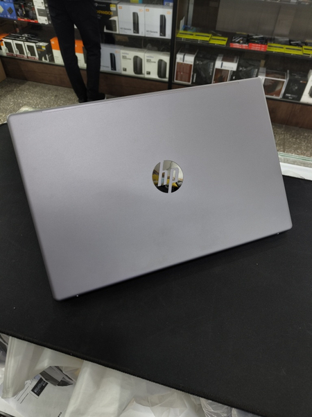 HP 250 G10 (i5-1335U/8/512)