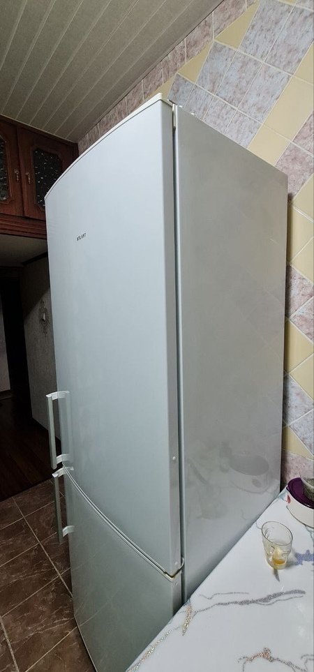Продается холодильник Атлант