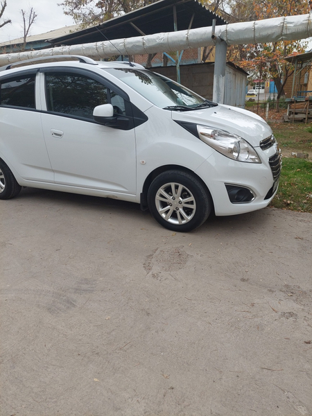 Продаётся автомобиль СПАРК